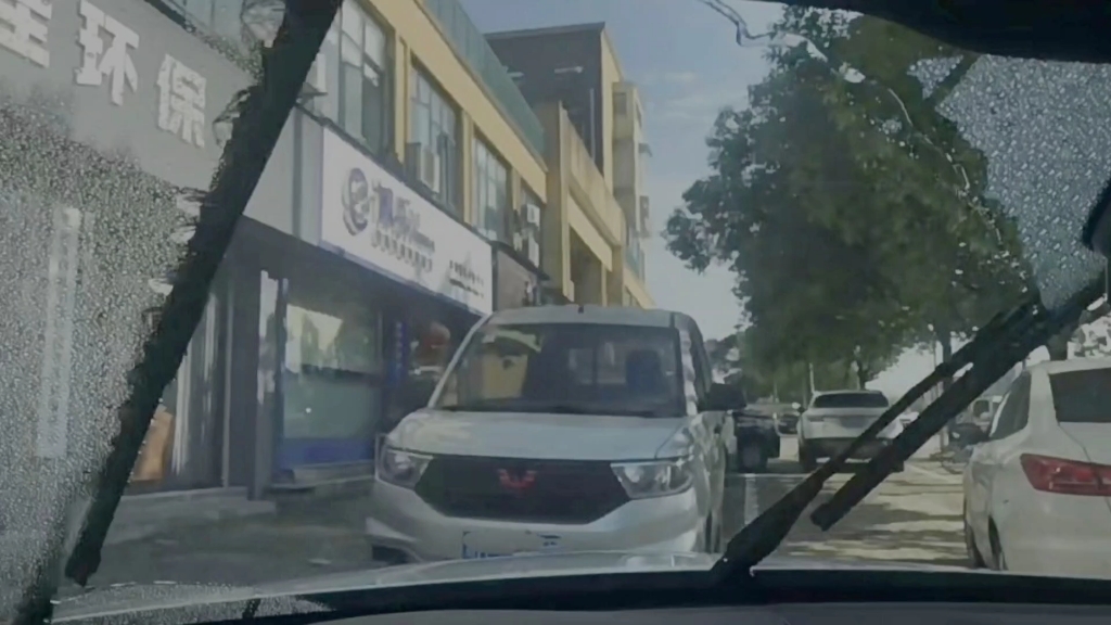 雨季来了,给我的瑞纳换雨刮器,爱车就要养车!