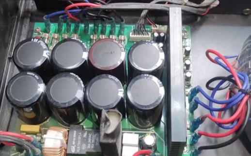 #功放维修一台专业功放亮红灯故障维修过程分享