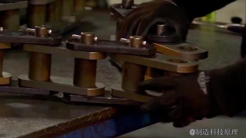 巨型传动链的惊人制造工艺和其他现代生产方法