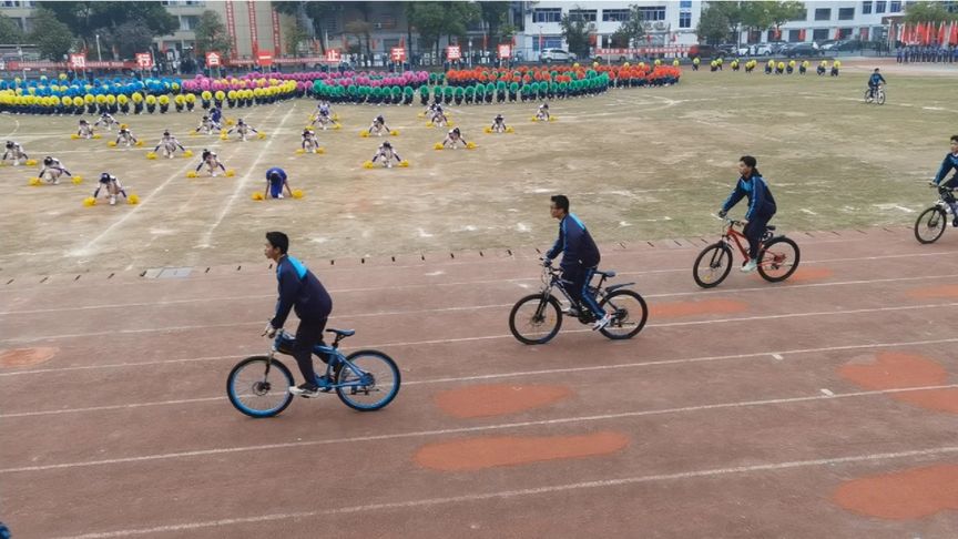全区中小学运动会之开幕式团体操彩排高中学生表演的《盛世中国》