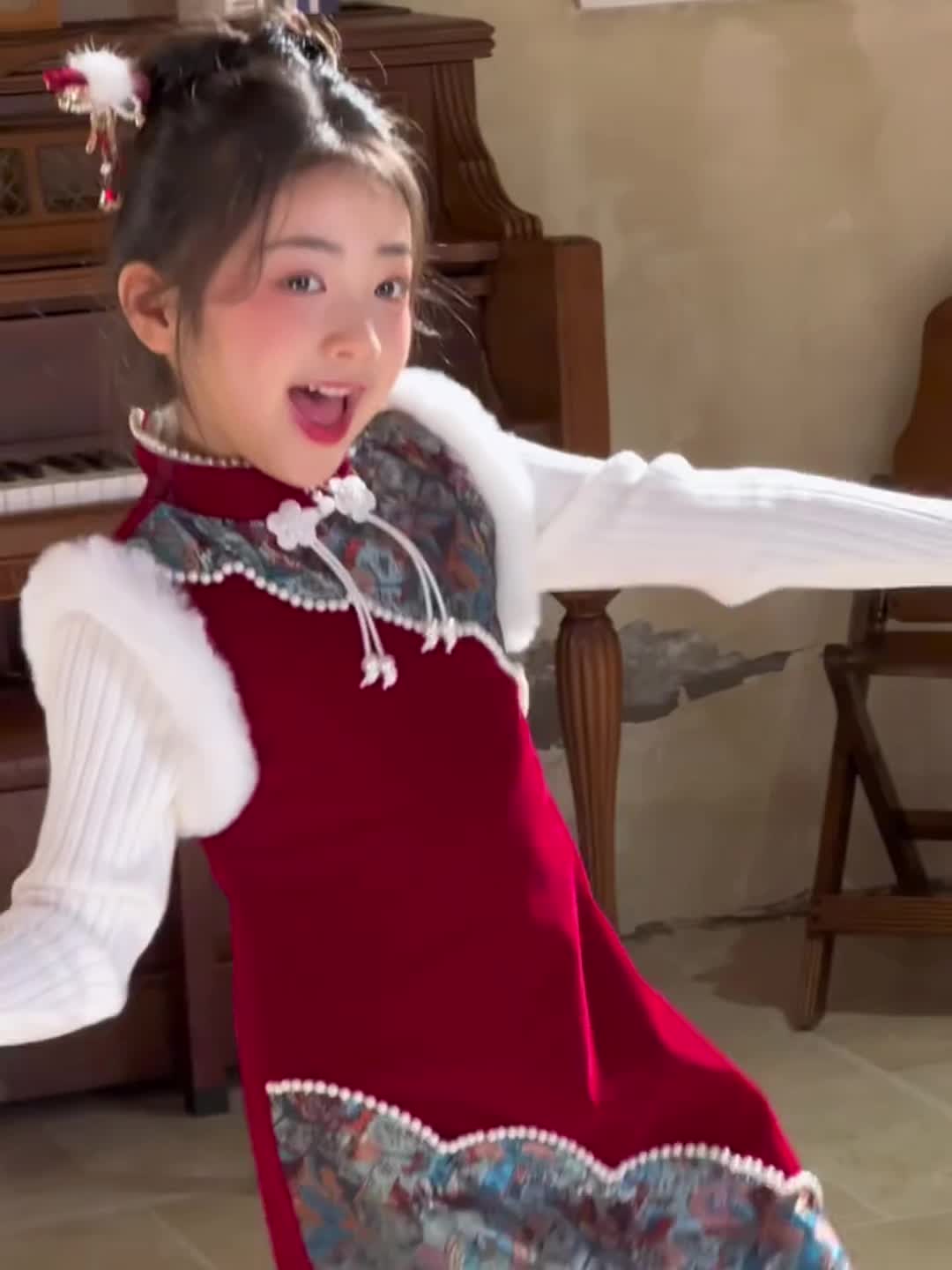 #生女儿就要这样穿 #甜美穿搭 #女童汉服 #旗袍裙