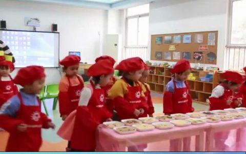 幼儿园优质公开课小班语言领域《好朋友夹心饼干》教学视频课件教案