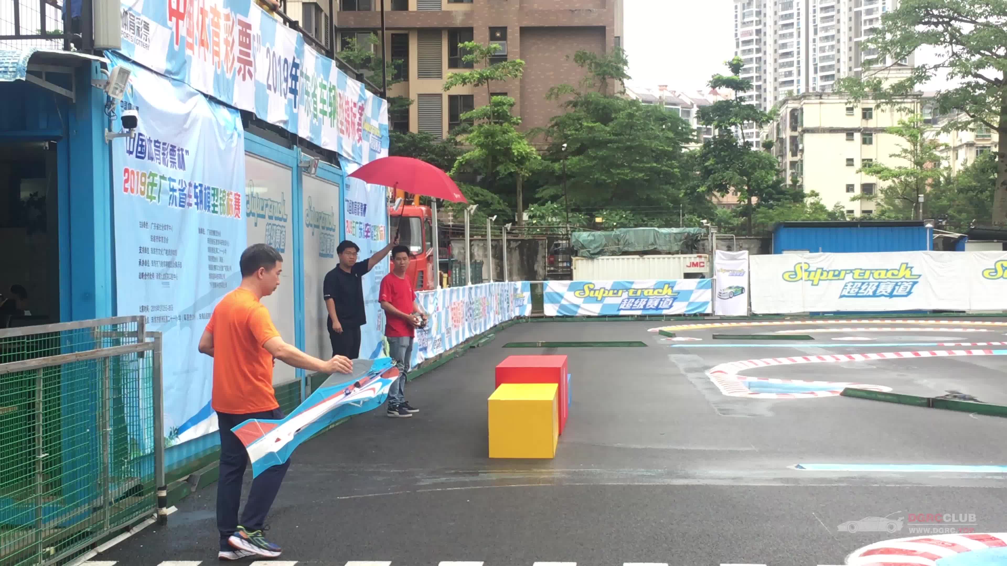 出彩中国人何聪发F3P表演