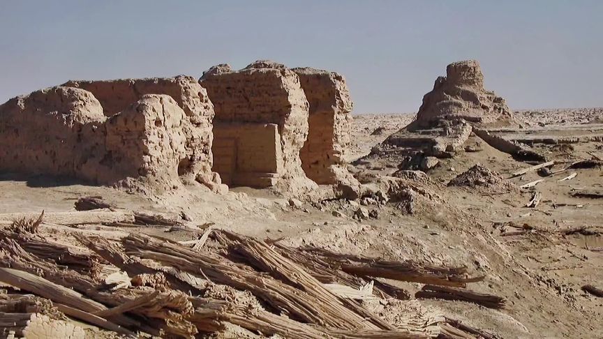 楼兰历史上著名的三间房,建筑物的位置和构造等情况分析