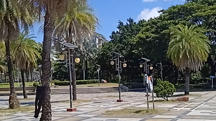 排污水对环境造成严重影响,对此很生气。