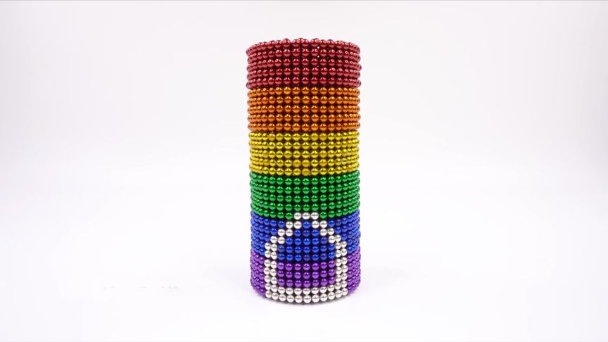 创意磁力球DIY:把磁力球摆成一个细细的带子,制作手表的腕带