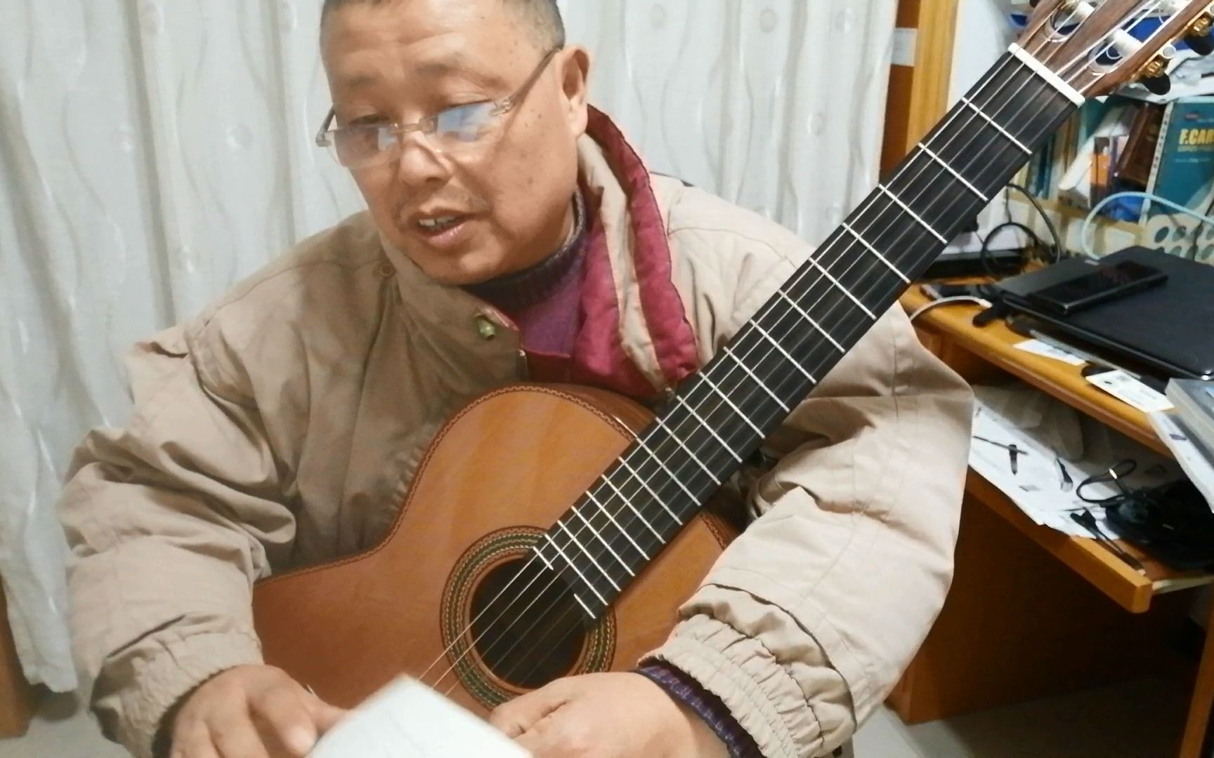 跟着《古典吉他基础渐进教程》学习古典吉他是可以有收获的