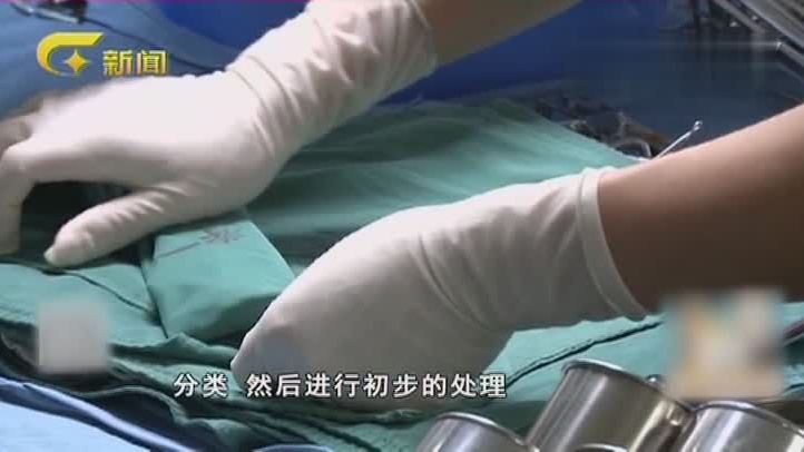 手术人员双手必须彻底清洁消毒,灭菌消毒,手术器材安全可靠