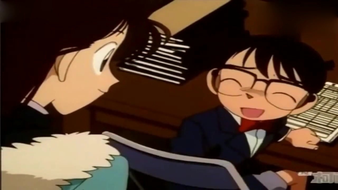 名侦探柯南:小兰终于发现,柯南就是工藤新一,这下柯南怎么解释