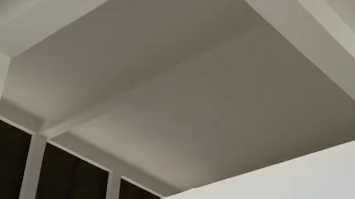 学校回应男厕安装监控:防止打架抽烟 目前已经拆除