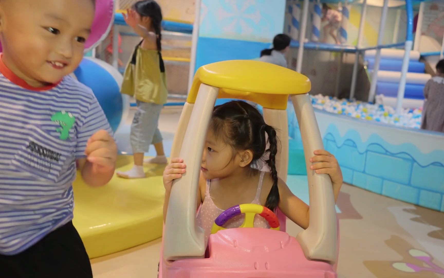 A7S3 小朋友乐园索尼无调色套仅LUT手持拍摄