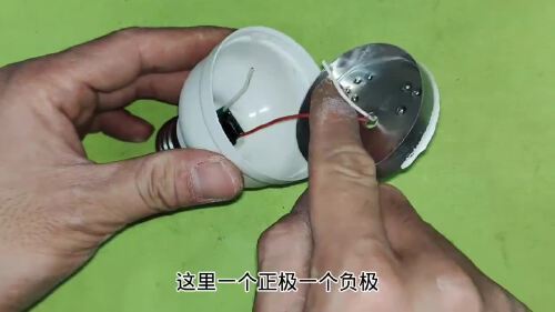 LED灯线断了别急!超窄空间接线妙招,1分钟搞定不求人