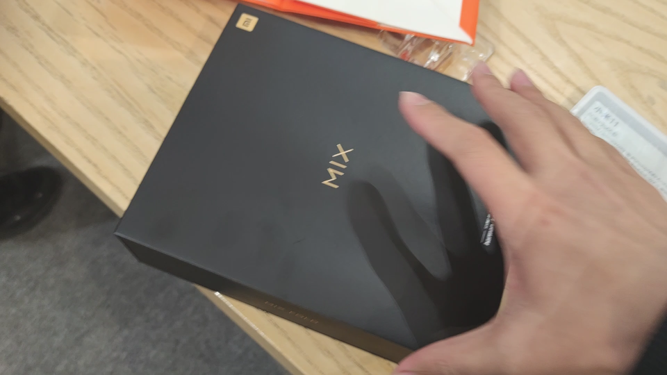 小米折叠屏mixfold开箱上手测评