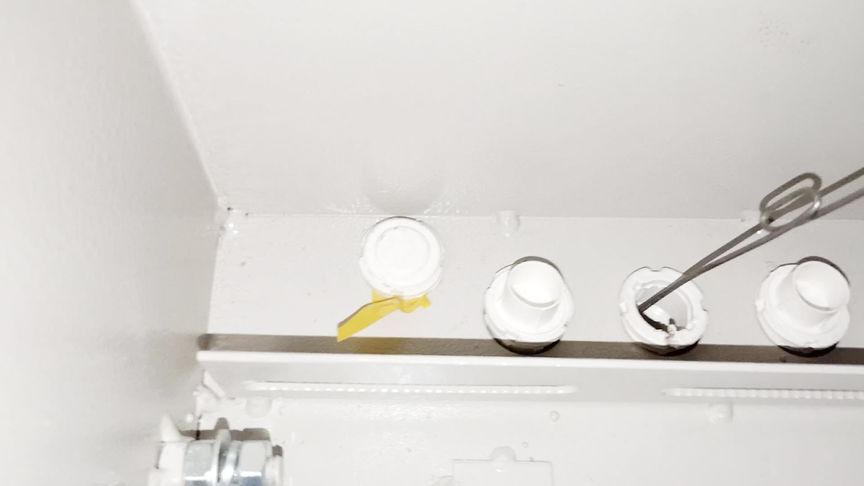 电线管穿钢丝的详细方法和步骤,老电工给你亲自示范电工技能