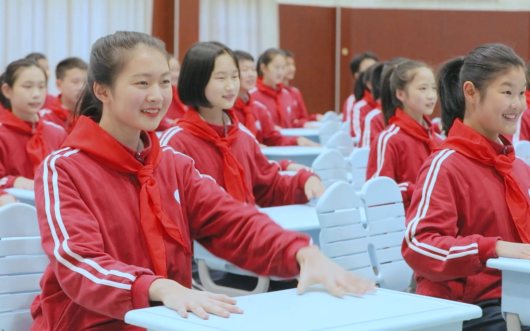 衢州市实验学校菱湖校区课桌舞《强心中信念,扬少年正气》