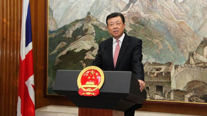 你们欠中国人民一个道歉!我驻英国大使严正发声,句句戳西方痛处