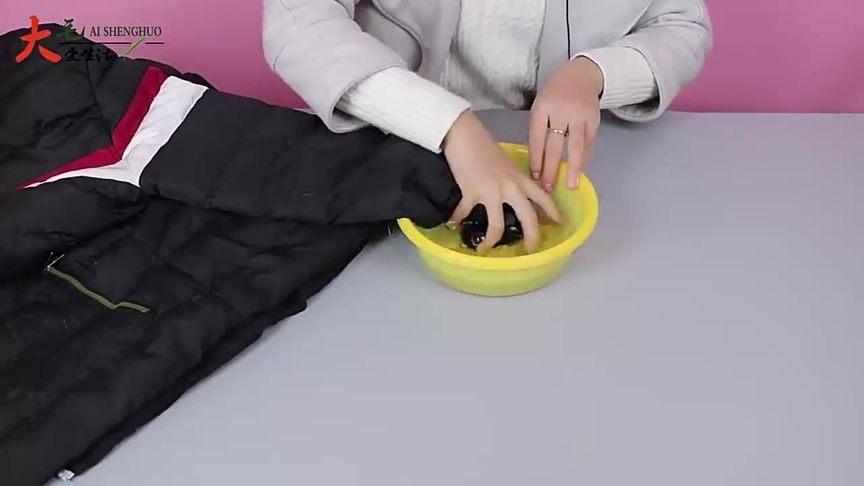 羽绒服也是可以用洗衣机洗的,掌握几个小技巧,既简单还实用