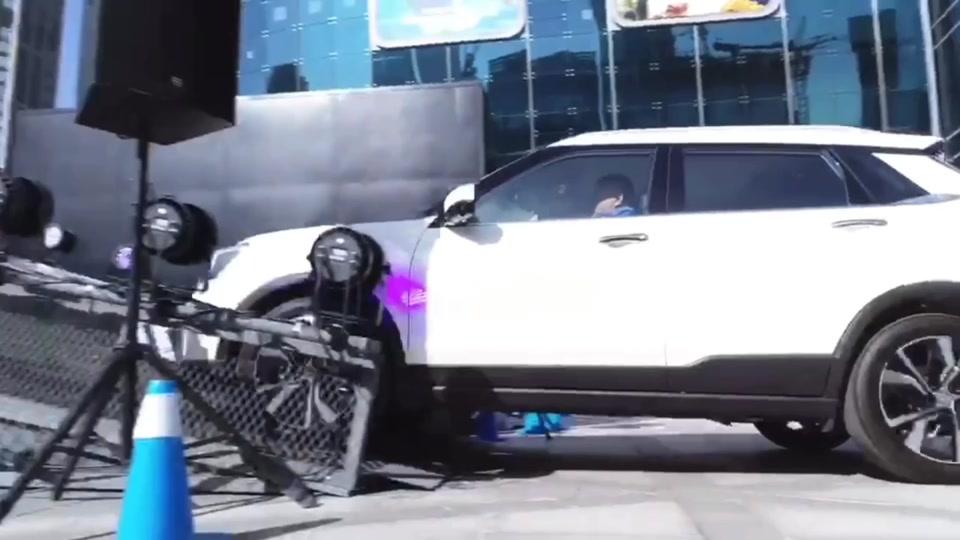 爬陡坡,过交叉轴,走树桩路…在城市里开车你体验过这些项目吗?