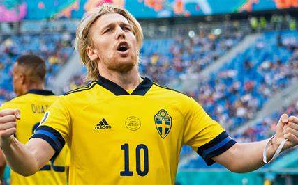前德甲助攻王瑞典现任10号埃米尔福斯贝里 Emil Forsberg 的国际大赛...