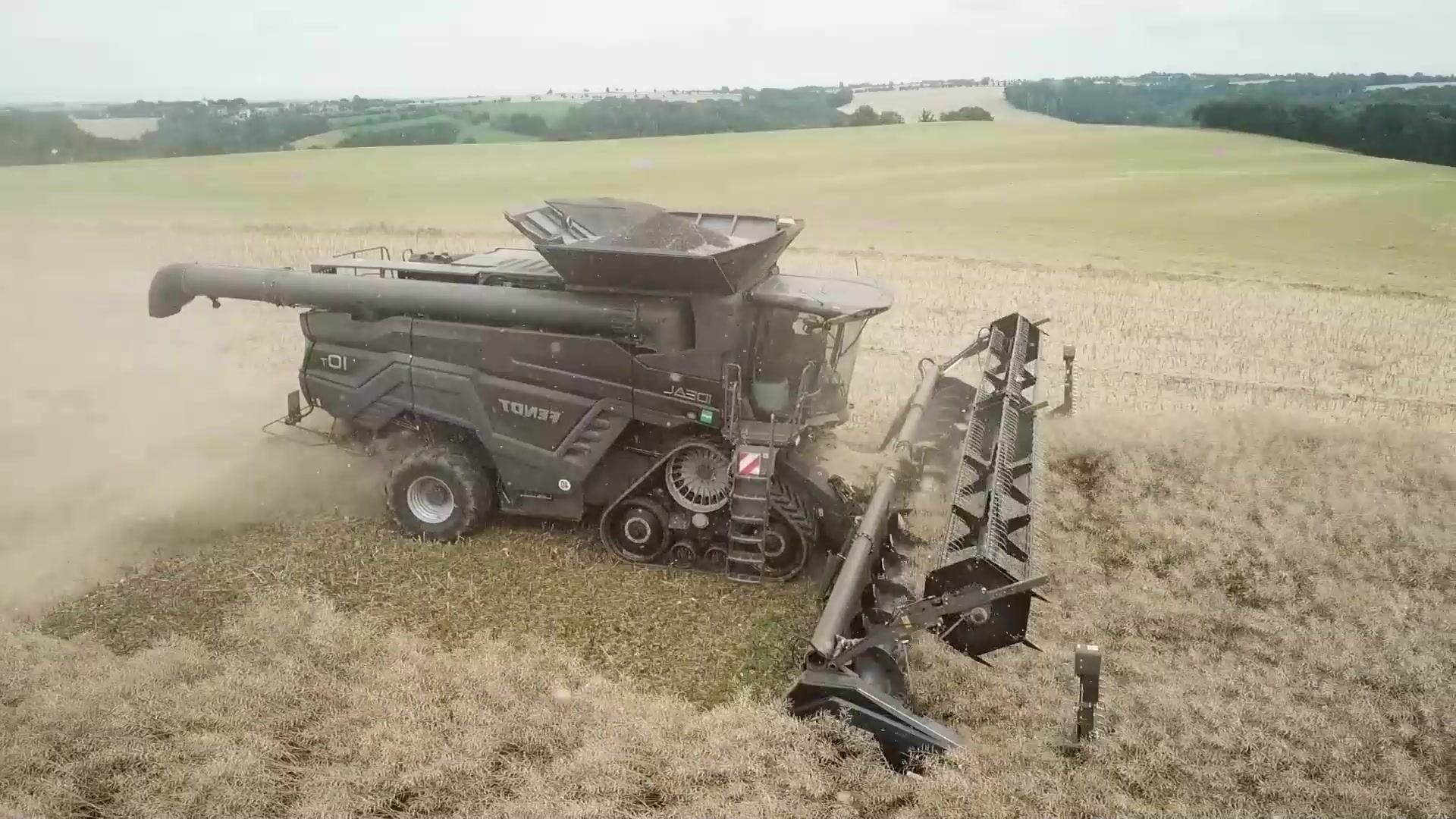 ...就这效率,怎么着一小时也得割三亩地吧。#油菜籽 #农业机械 #收割机