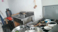 带大家走进我的工作场所,偌大的后厨,每天给十几个员工做饭