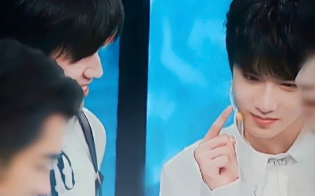 【文轩】糟糕,信息素要流出来了!