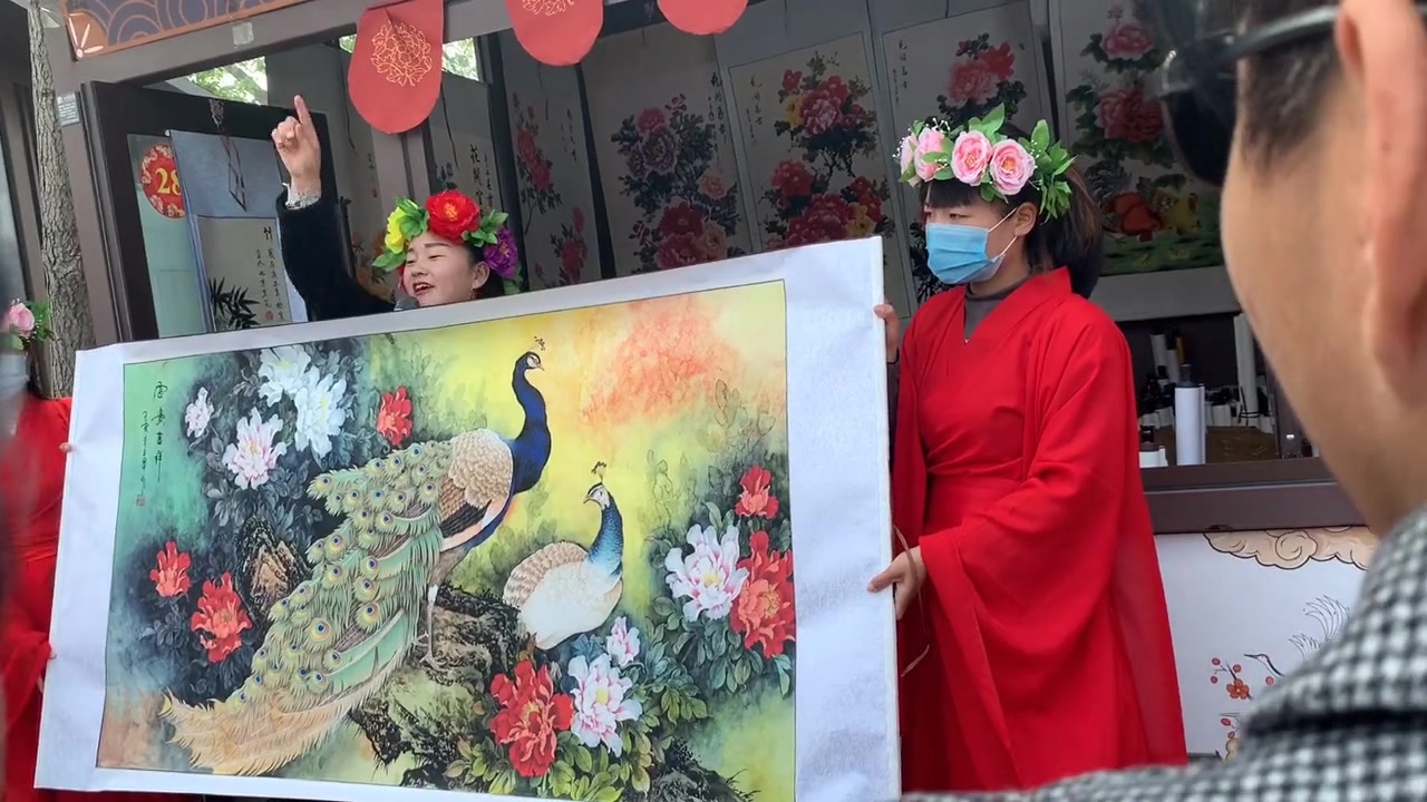 大家猜猜一副牡丹画卖到多少钱?肯定让你意想不到,换做你会买吗