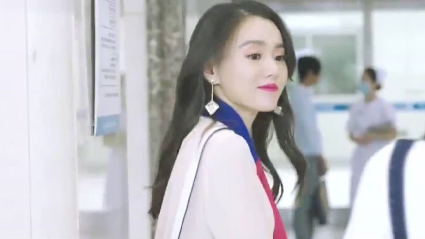 和自己长得一模一样的女人,竟然带自己来医院做亲子鉴定,生气!