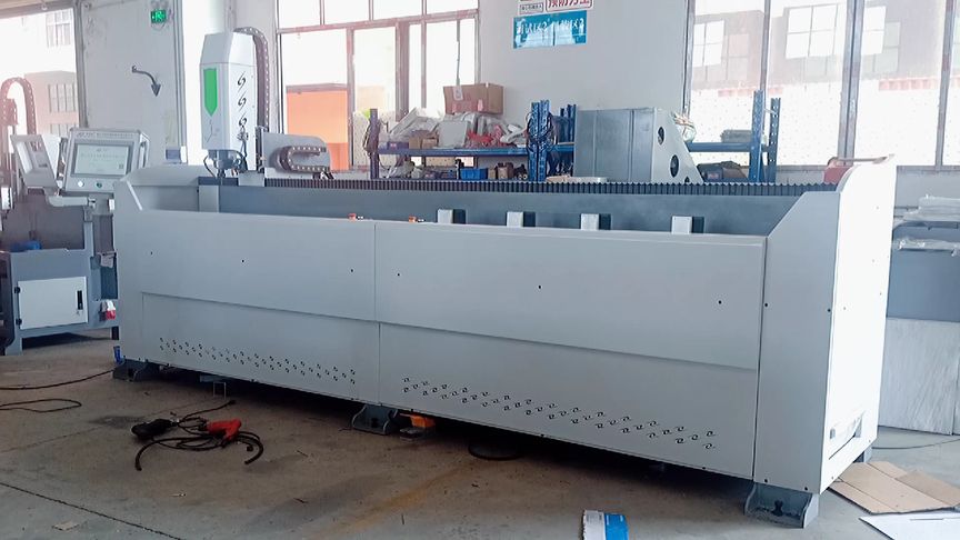 CNC3200双工位数控钻铣机,极简玻璃门铝合金门窗锁孔加工利器