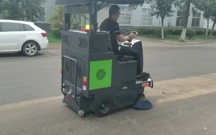 道路清扫车-道路扫地车