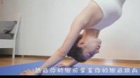 利用滚轴帮你瘦腿,让你摆脱肌肉型小腿,喜欢的妹子快试试