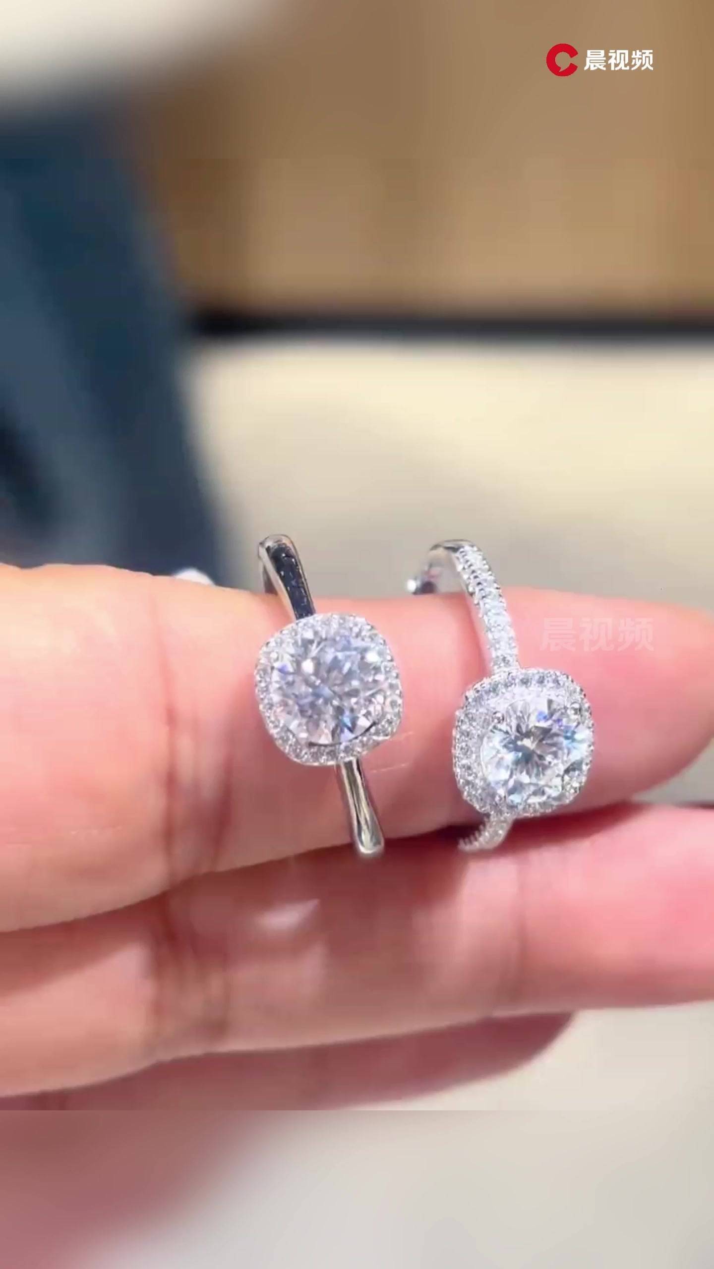 买钻石不如买黄金?价格跳水,销量激增!一克拉大钻石只要3500元