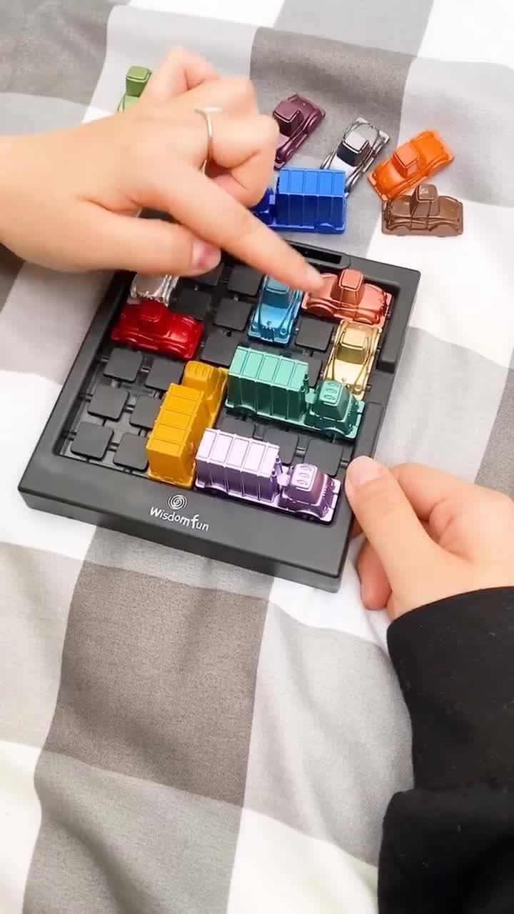 把小红车移出车库就算过关,闯关开始啦益智游戏宝妈带娃