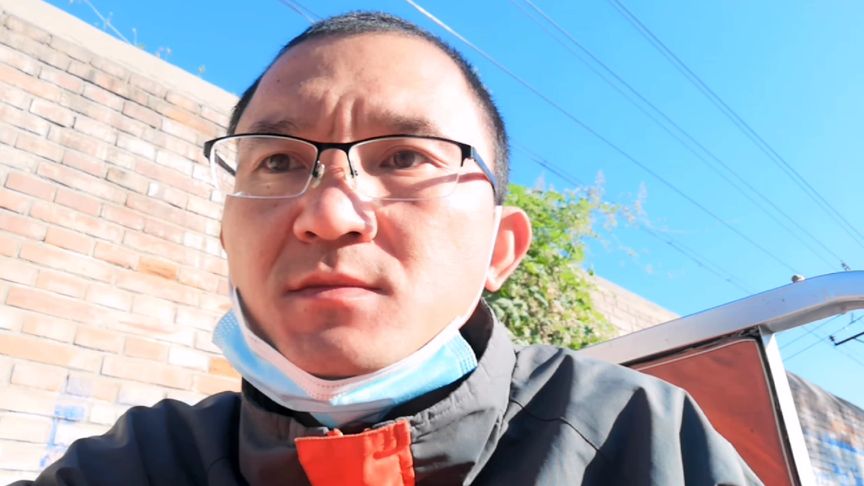 关于今日头条里的小视频问题,小视频窗口突然不见了,去哪里了?