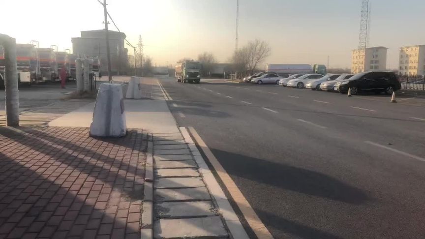 我们汽车防碰撞系统适合所有车型加装,不撞车,不追尾