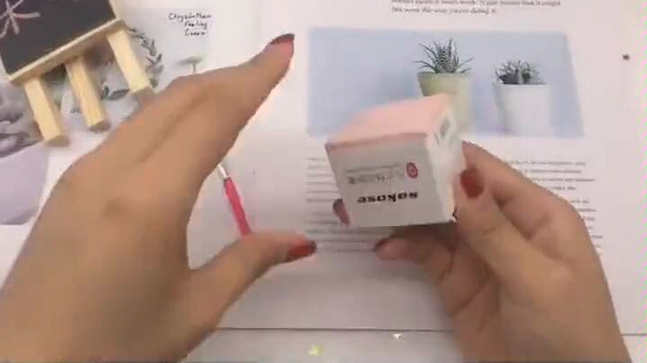 凡士林润唇膏女学生滋润补水保湿唇部护理防干裂唇油修护晶冻唇膜