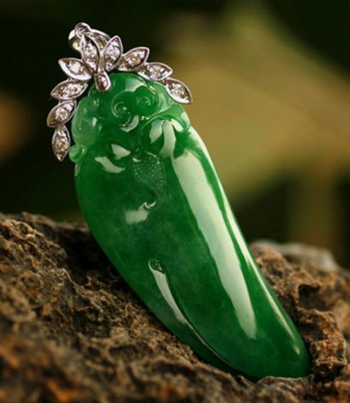 翡翠和玉石有什么区别?小编来告诉你它们各自的特征!