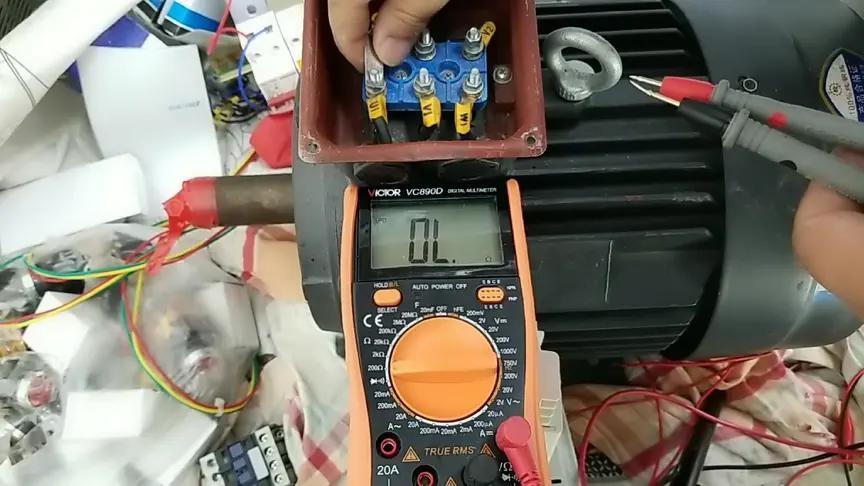 万用表和机械摇表兆欧表怎么.