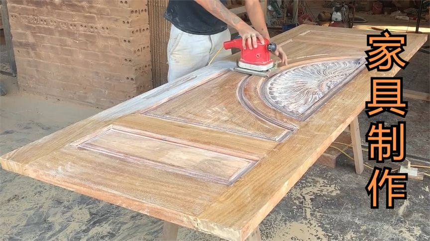 巨型实木大门制作,整棵树切割制作而成,昂贵的红木