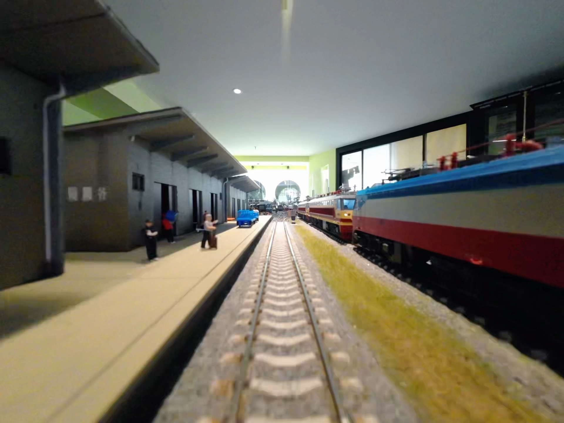 第一视角感受内燃机车入库