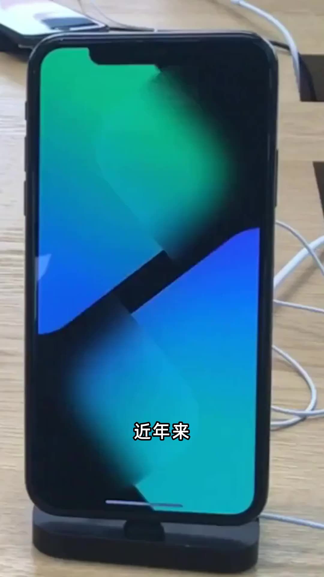 受蚂蚁启发的无人机会通过主动观察沿路自主寻路回家