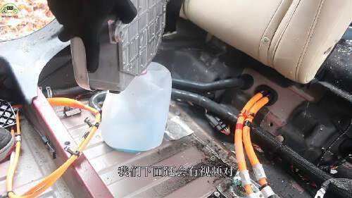 拆解特斯拉Model S充电机!看内部构造,学维修技巧,揭秘电动汽车核心...