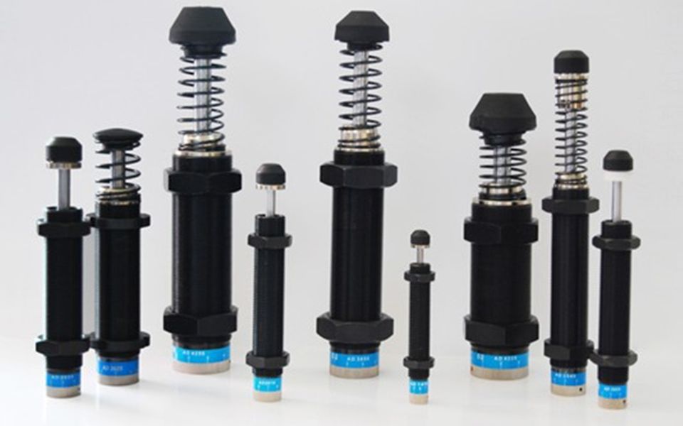 考证题:为什么不同载重量的电梯可以使用相同的油压缓冲器呢?