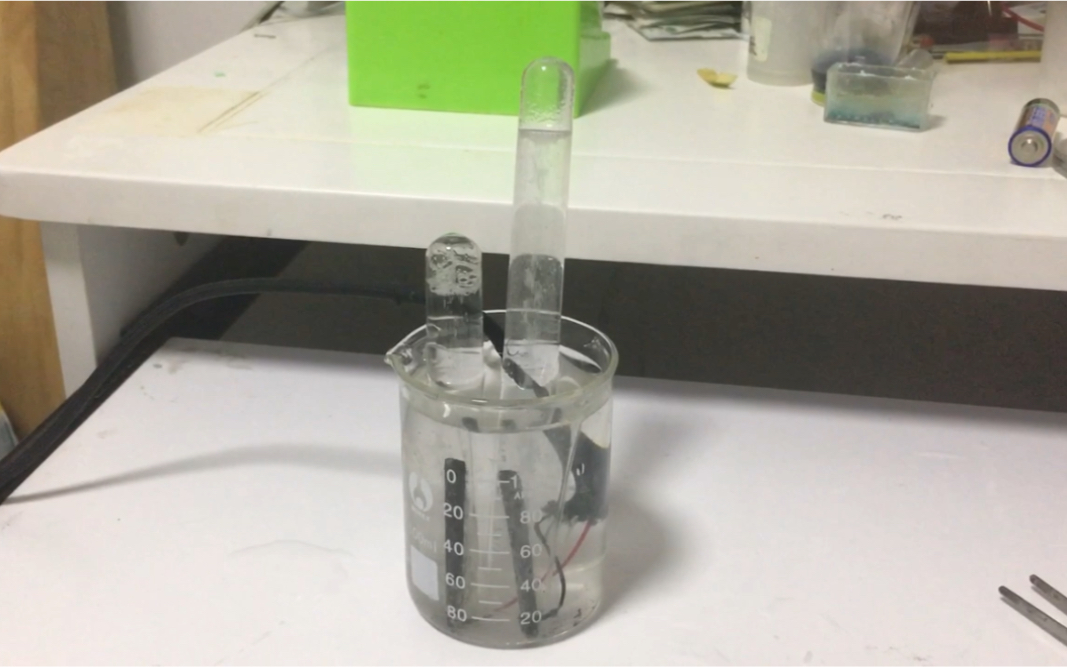 【化学实验】电解水的反应