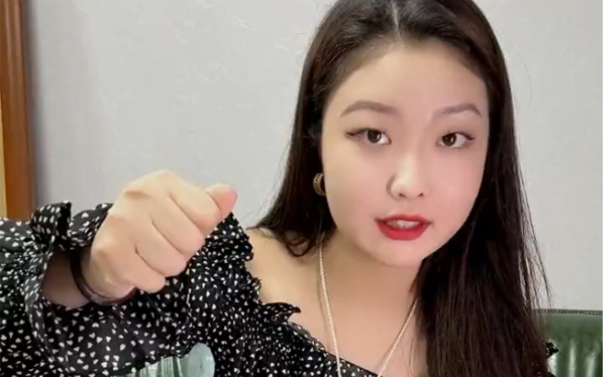 怎么辨别翡翠真假?乐儿一根头发教会你!