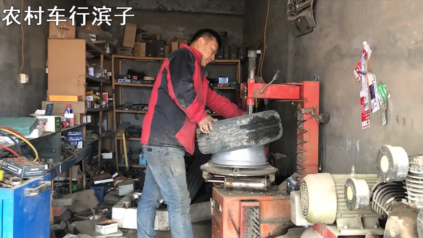 轮胎故障灯你认识吗,这个灯亮了一定要停车检查,补胎全过程