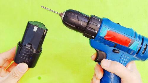 手电钻的电池不耐用怎么办?教你一招,再也不用充电不用换电池了