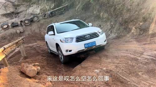 哪位专家出来解释一下为什么挂D挡加油往后跑车主都吓结巴了