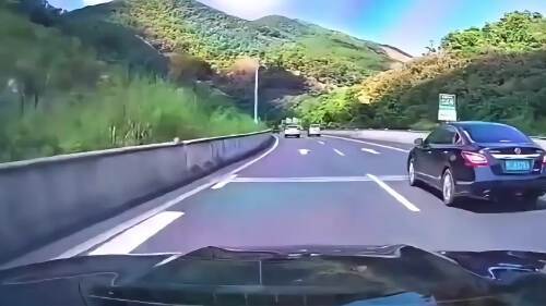 路怒症遇见暴脾气路怒症遇见暴脾气两败俱伤了