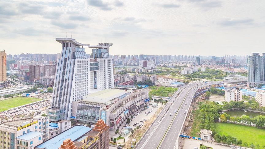 中国在校大学生人数最多的城市,现已突破120万,不是北上广深